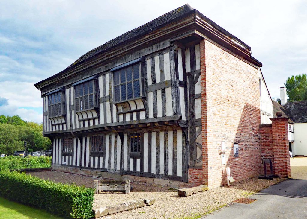Historic Houses Warwickshire: Middleton Hall and Gardens