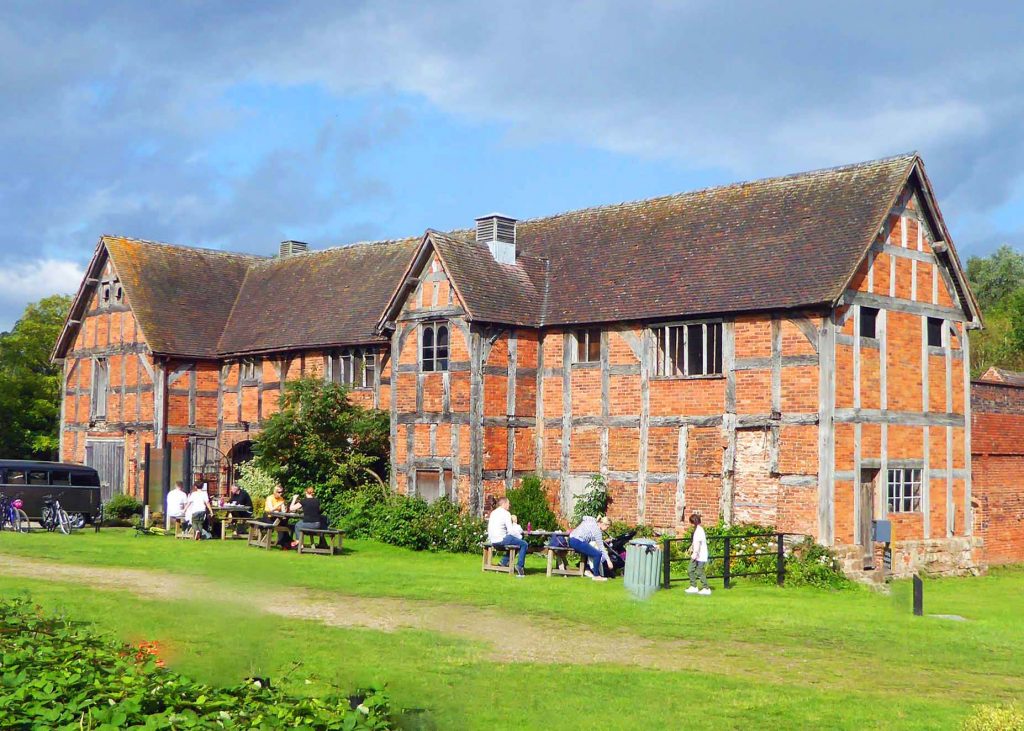 Historic Houses Warwickshire: Middleton Hall and Gardens