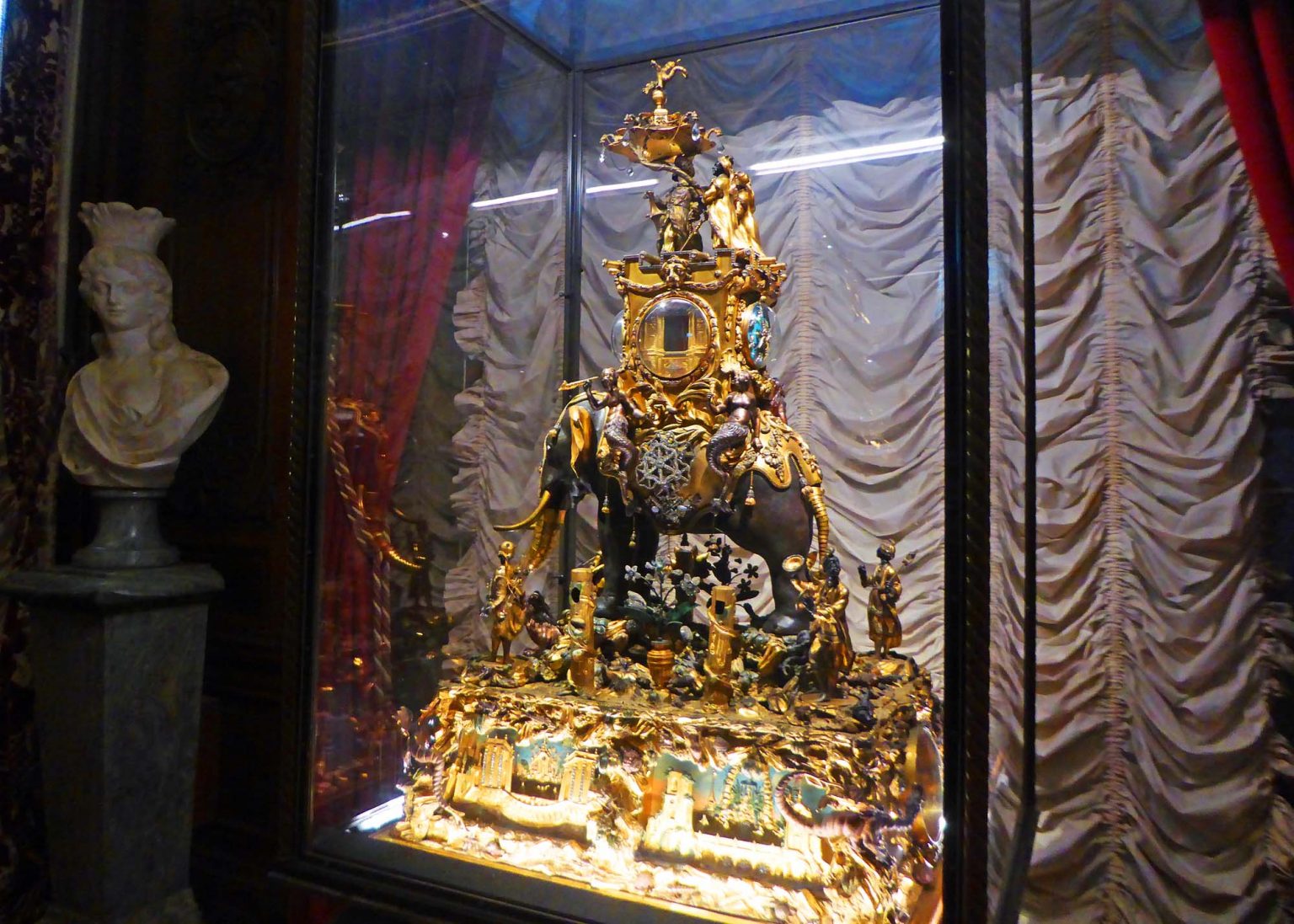 National Trust and Historic Houses Buckinghamshire: Waddesdon Manor