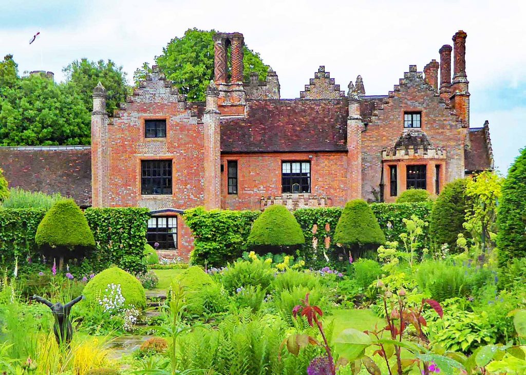 Historic Houses Buckinghamshire: Chenies Manor House